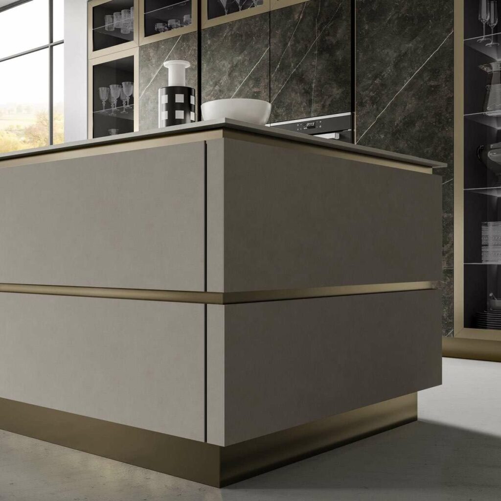 Con Stratos trionfa la resistenza in cucina - Mobilturi